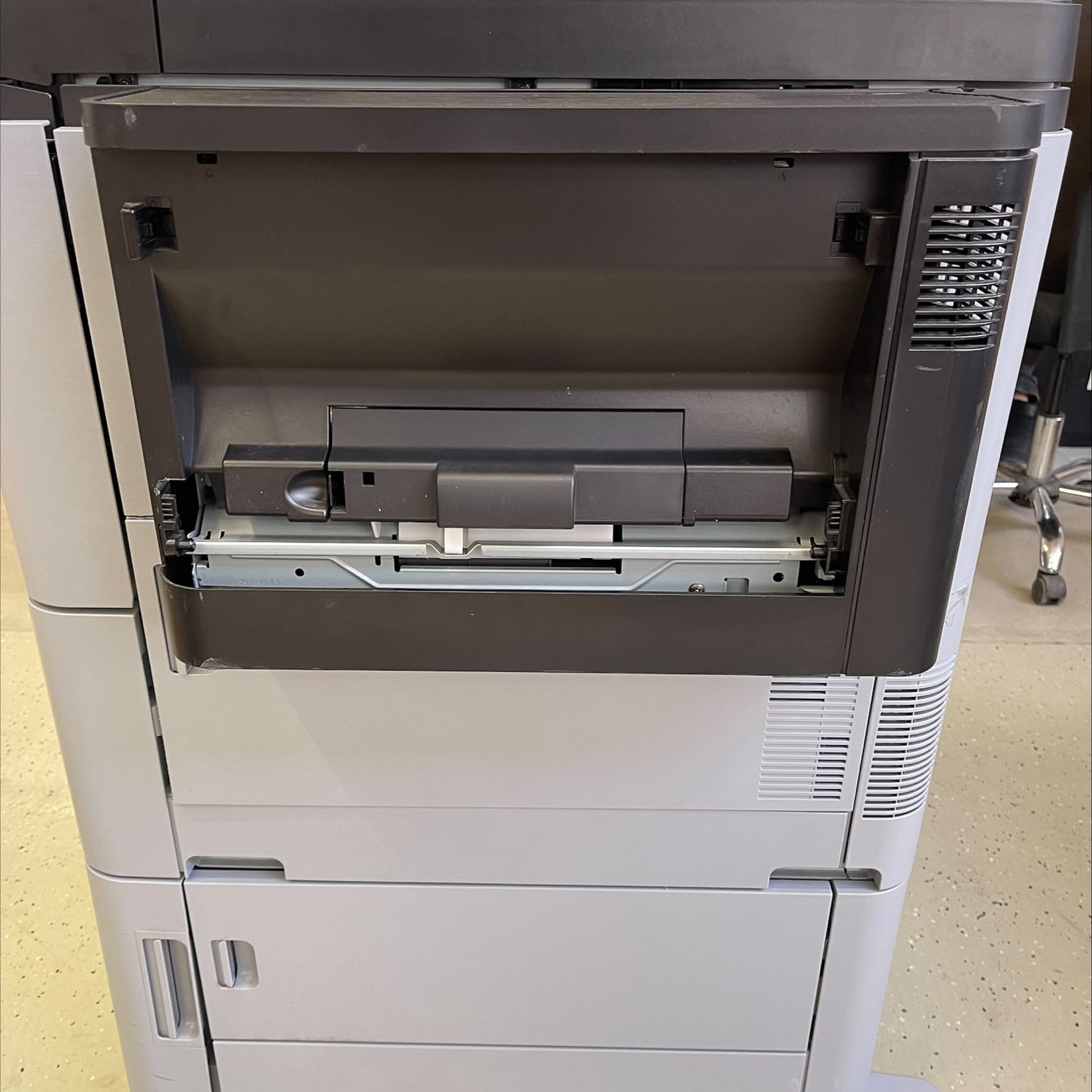 Poleasingowy Drukarka HP LaserJet Enterprise M806 + Podajniki ...